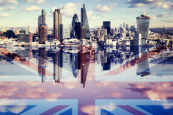 How a weak pound and strong US dollar impacts fund investors